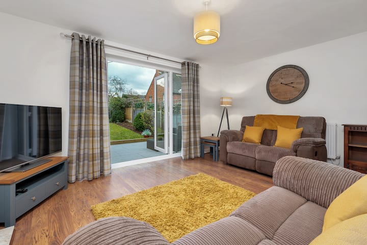 Modern/2 Bedroom/private Drive & Garden/ideal Spot - Leek
