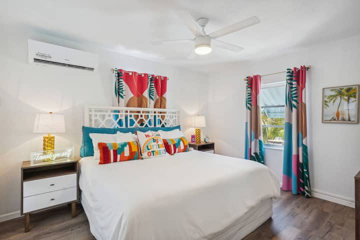 Salt Water Suites - Boutique Hotel Retreat - North Redington Beach, FL