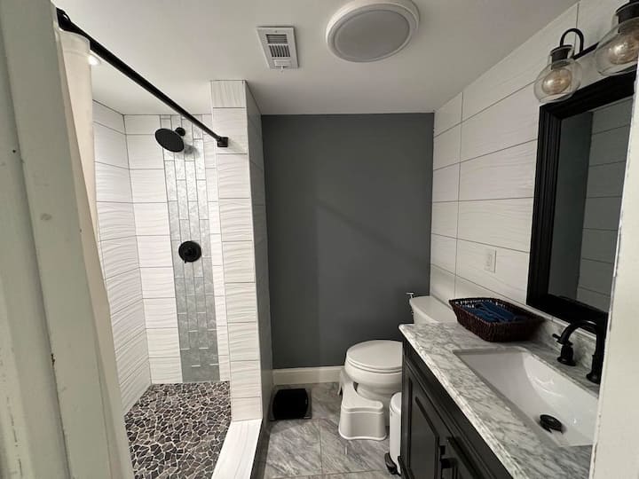 Working Person's Room + Ensuite - Oak Ridge, TN