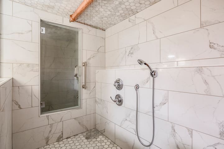 Germantown Oasis-2 King&steamspa - Louisville, KY