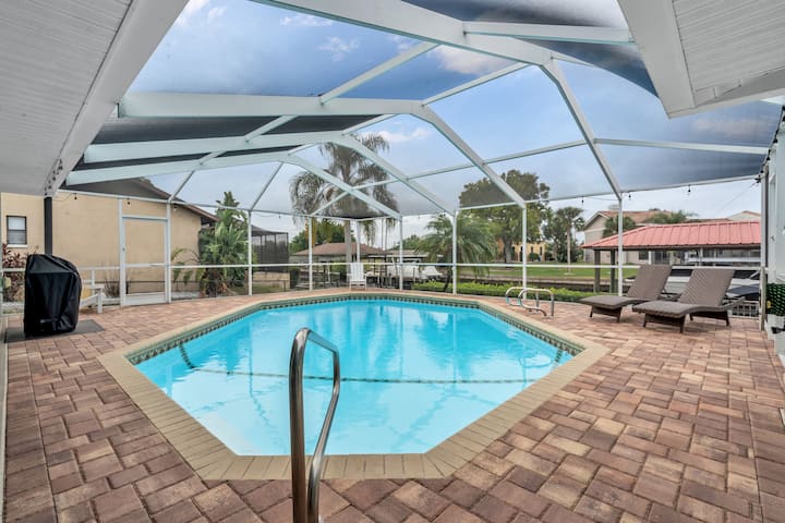 Quiet Waterfront Luxury - Apollo Beach, FL