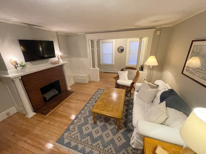 Cozy Apt In Antique Building - Nashua, NH