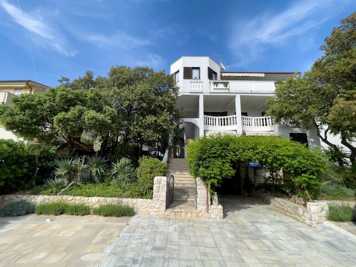 2 Bedroom Apartment W/ Sea View - Novalja