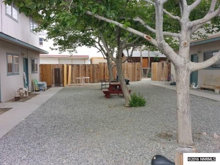 Fully Furnished 2bed 1bath Apt - Hawthorne, NV