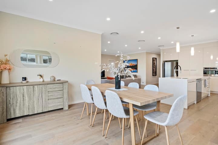 Parkview| 6br + Free Parking| 7 Mins To Homeco - Australia