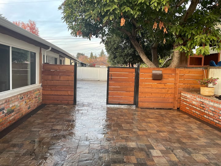 Cute 3b2b Townhome With A Yard! (Unit B) - Palo Alto, CA