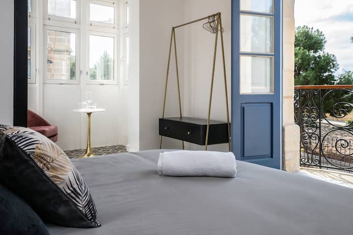 Valletta Collection - Hastings 1 - La Valeta