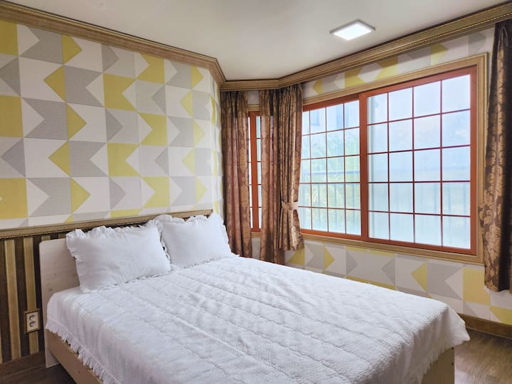 이호리조트, 원룸/이호테우해변 근처 집처럼 편안한 숙소 - Jeju-si