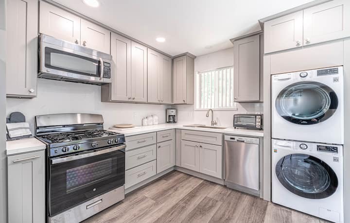 Pet Friendly New Remodel 2bd Washer/dry/garage - Riverside, CA