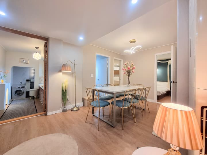 | 큰 가족 독채 | 프로젝터| 3br | 1bath | 짐보관 | 주차 |1층 | - 화전동