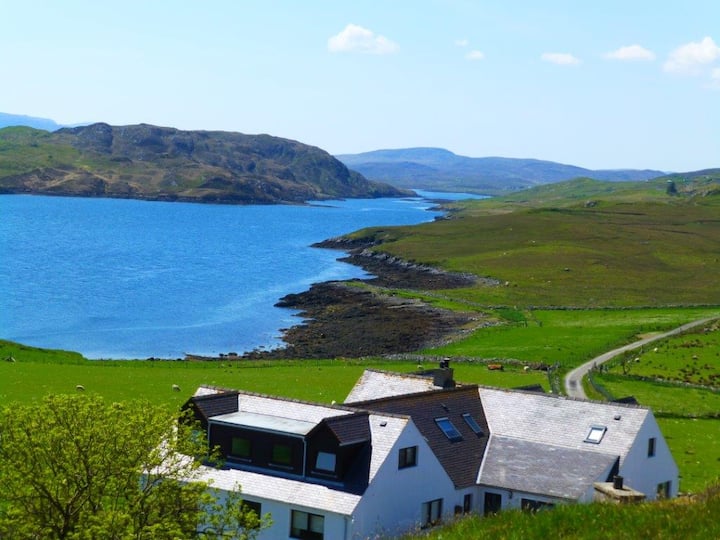 Catered Traditional Lodge In 500 Acres Of Farmland - North Uist