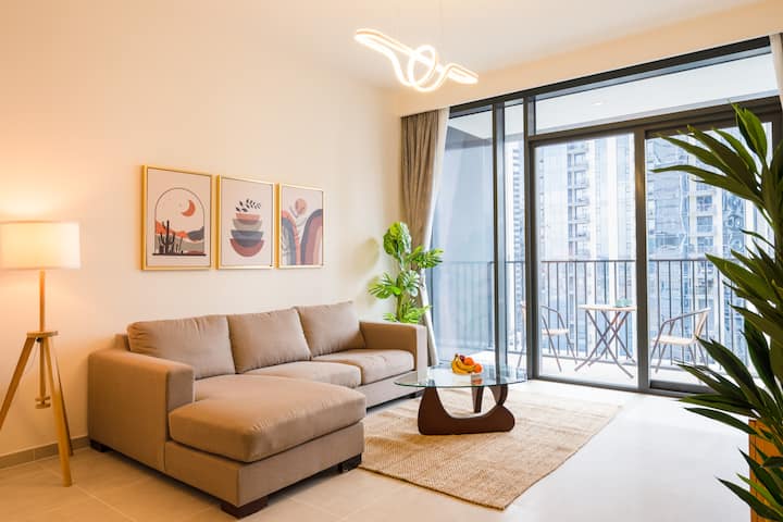 Stunning Bay View Swimming Pool｜creek Edge 1br - Dubai