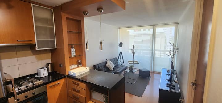 Departamento En Las Condes Con Piscina - Las Condes