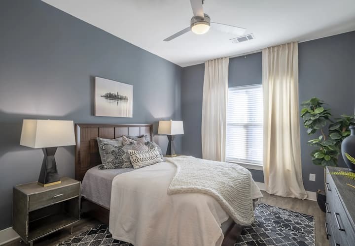 Amazing Amenities & Walking Distance To Shops/bars - Franklin, TN