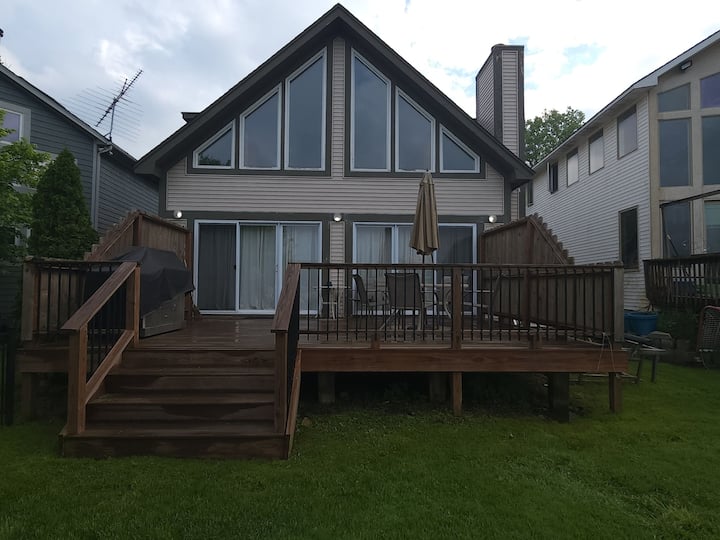 Beautifully Updated Lakefront Escape-pets Welcome! - Highland Recreation Area, White Lake