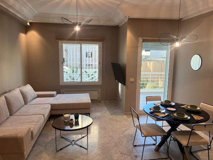 Elegant Lakside Apartment With Privative Garden - 튀니지