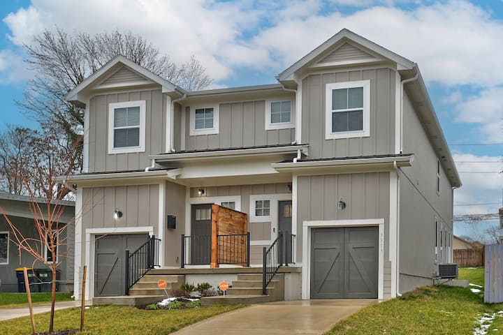 Modern Comfort & Convenience - Kansas City, MO