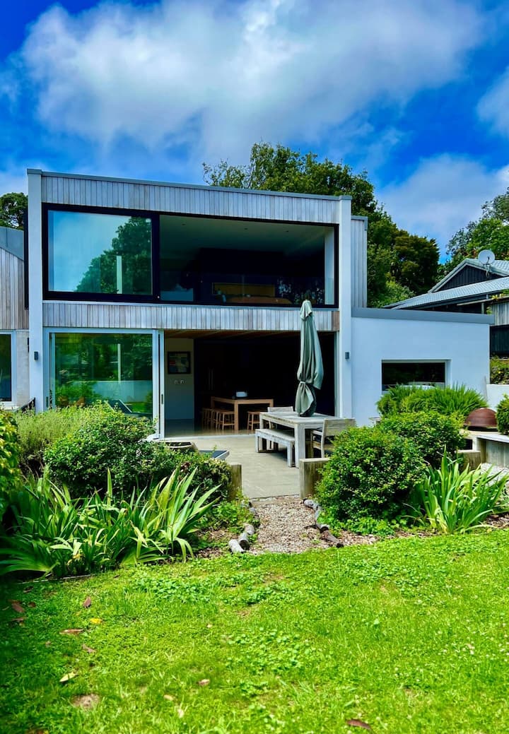 Central West Executive Apartment - Auckland