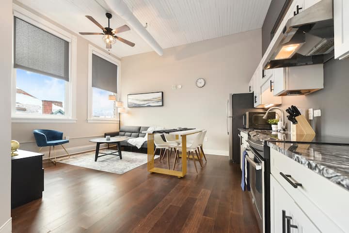 Spacious 2br • Heart Of Carson St • Gym • Sleeps 5 - Pittsburgh, PA