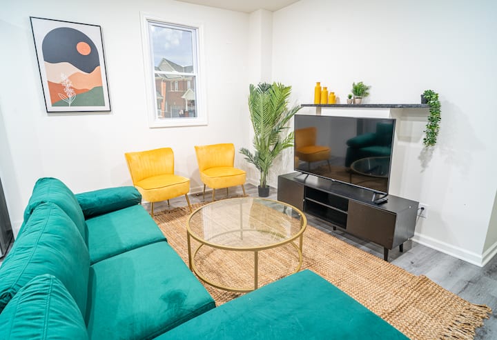 Chic 2br Apt + Parking! Near Nyc Attractions! - New Jersey