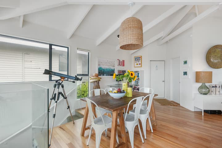 Three Bedroom Seaview Condo - Waiheke Island