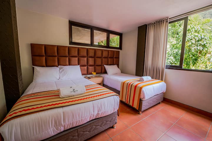 Habitación Familiar (Cama Individual+matrimonial) - Aguas Calientes