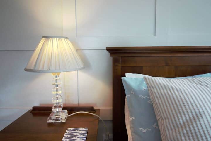 Luxury Farm Stay Retreat - Meadow View Suite - Port Isaac