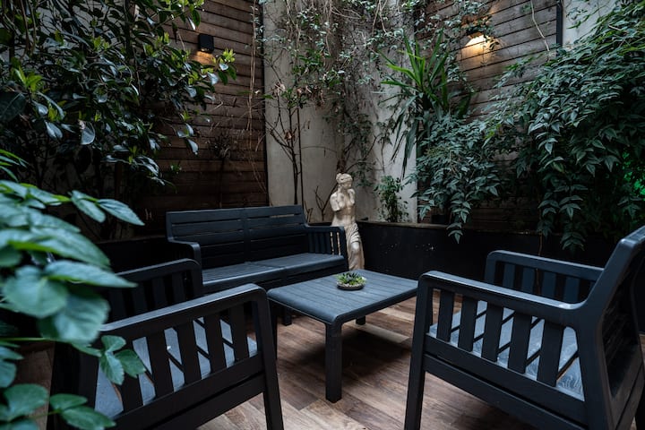 Spacious & Stylish 3br Duplex With Private Patio - Istanbul