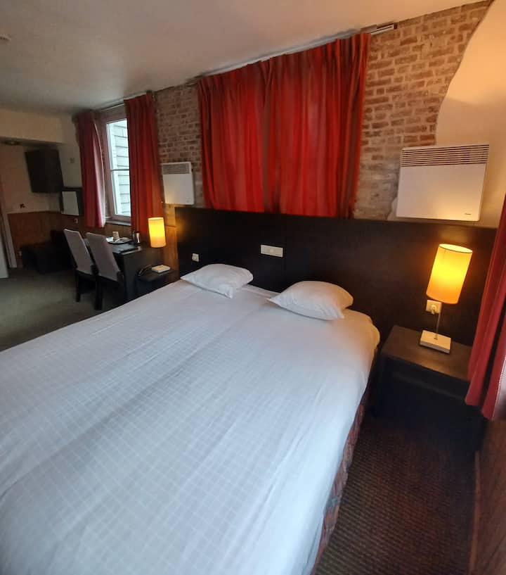 Comfot Tweepersoonkamer Met Zon Gericht Terras - Bruges