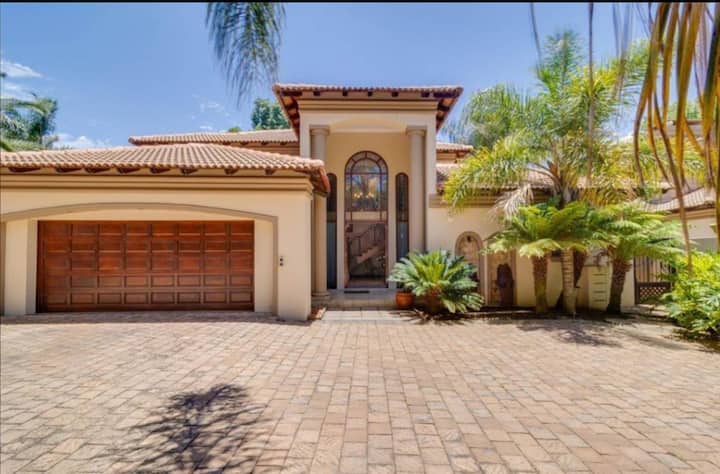 Breathtaking Luxurious Home - Benoni