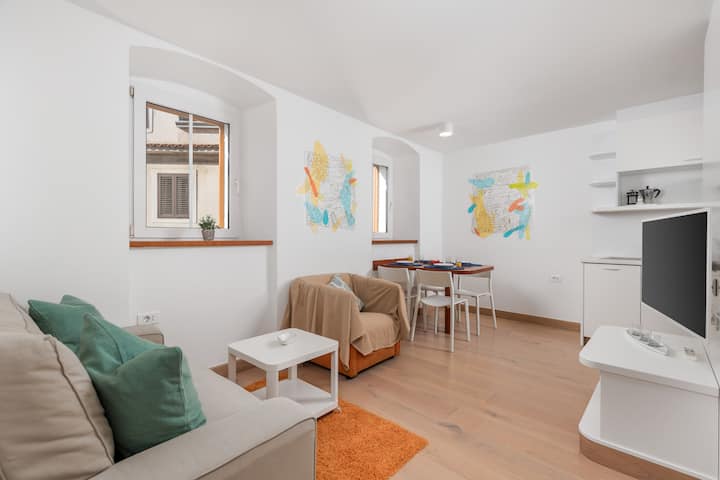2 Bedroom App Only Steps Away From The Beach - Lovran