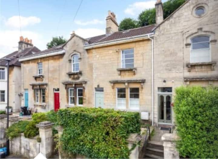 Cosy Centrally Located Home ! - Bath