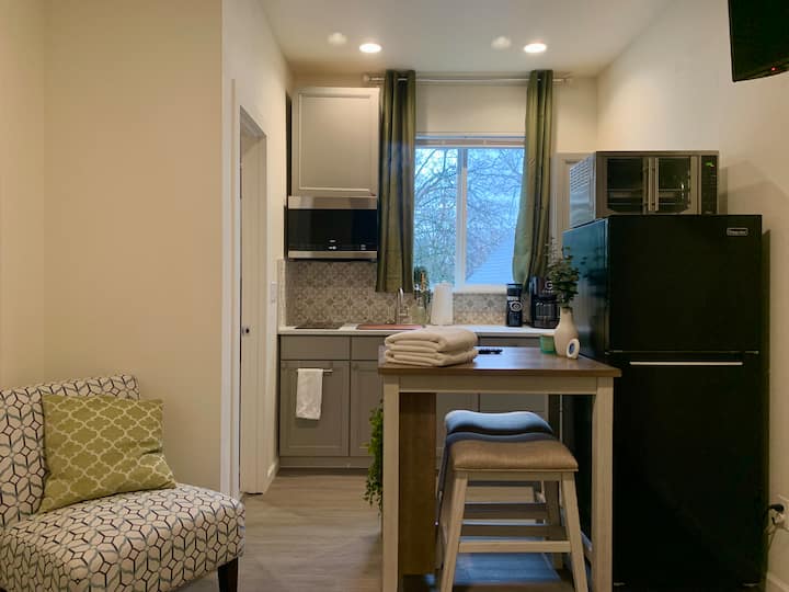Downtown Studio - Green - Moscow, ID