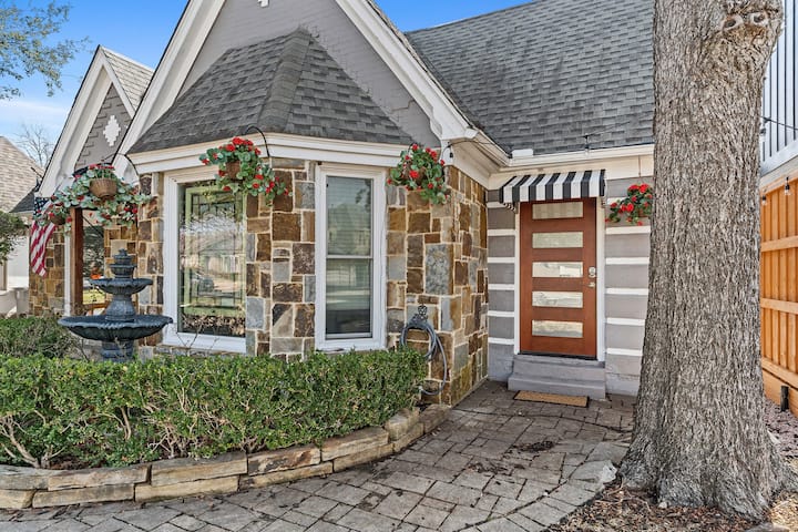 Stunning Crowsnest Apartment In Historic Dallas - Dallas, TX