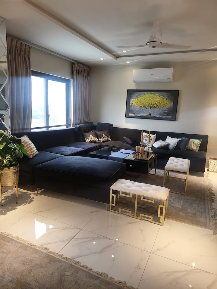 Luxury Apartment Central Lahore - Lahore