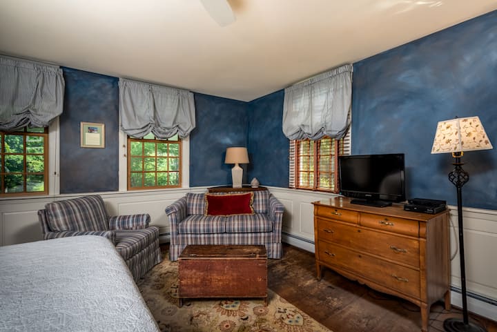 "The Inn At Weathersfield" - Arlington Roon - Ludlow, VT