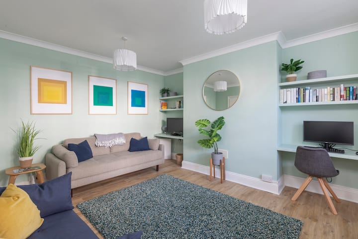 Stylish, Spacious Apartment In Central Brighton - Brighton