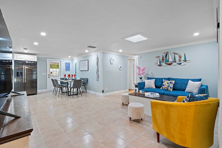 Sunny Escape In Pinellas Park - St. Petersburg, FL