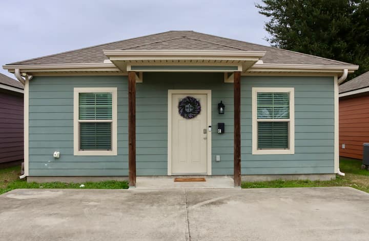 Adults Only King Ste Quiet Front Door Parking - Lake Charles, LA