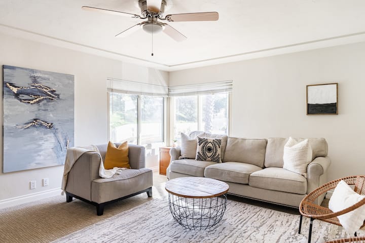 Casa Flora -2br- Ac & Free Parking - San Diego, CA
