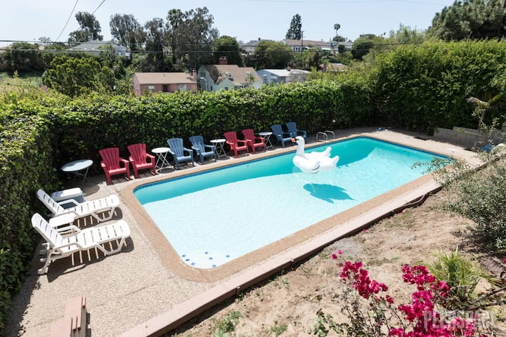 Deck, Pool & Amazing Views! - The Village Green - Los Angeles