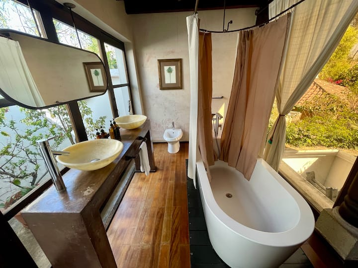 Paz, Diseño Y Confort En Antigua (Casa #2) - Antigua Guatemala, Guatemala