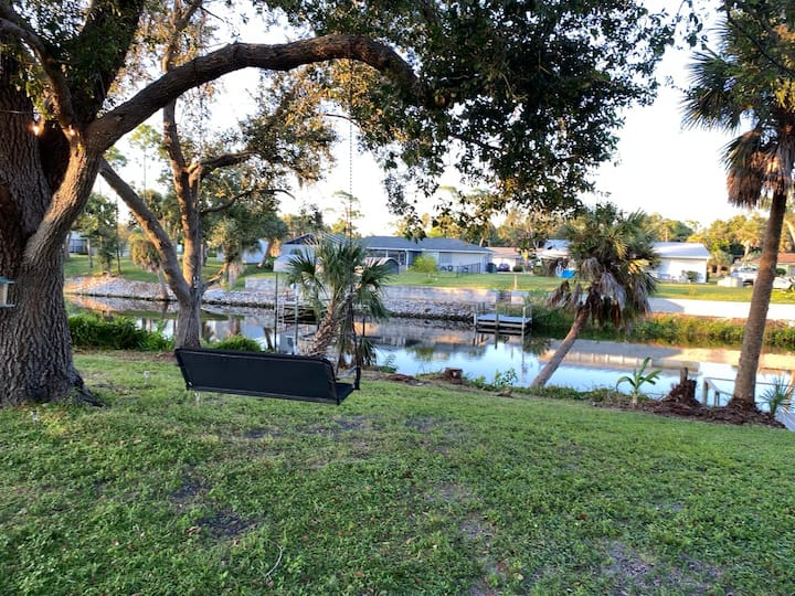 Welcome To Your Private Oasis - Port Charlotte, FL