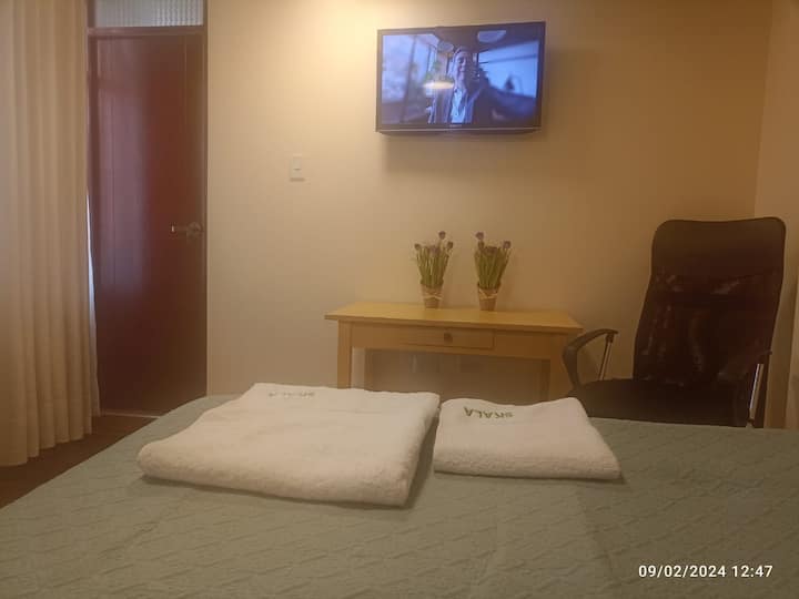 1-4 :Habitación Acogedora Con Tv Y Baño Privado - Puno