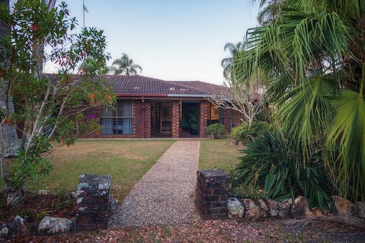 Glass House Heaven-mountain Views Nature Wildlife - Glass House Mountains