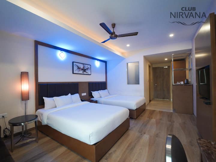 Luxury Twin Room / Club Nirvana Boutique Resort - Sonapur