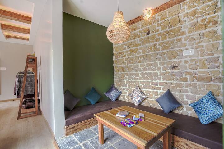 Luxury Room With Terrace - Dusk - Mashobra