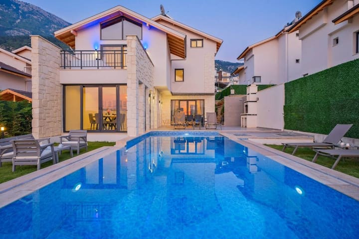 ÖLüdeniz 'De 4 Odalı Lüks Villa (Y2) - Ovacık