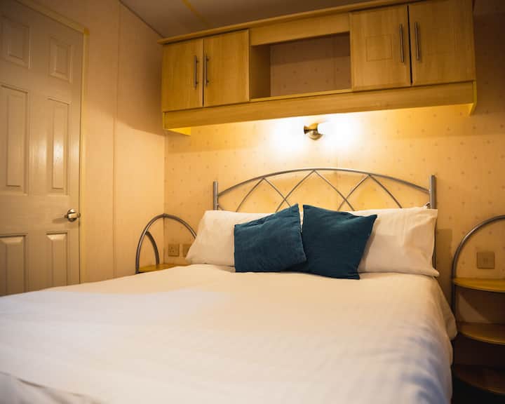 The Elms Caravan At Kingsmead - Taunton