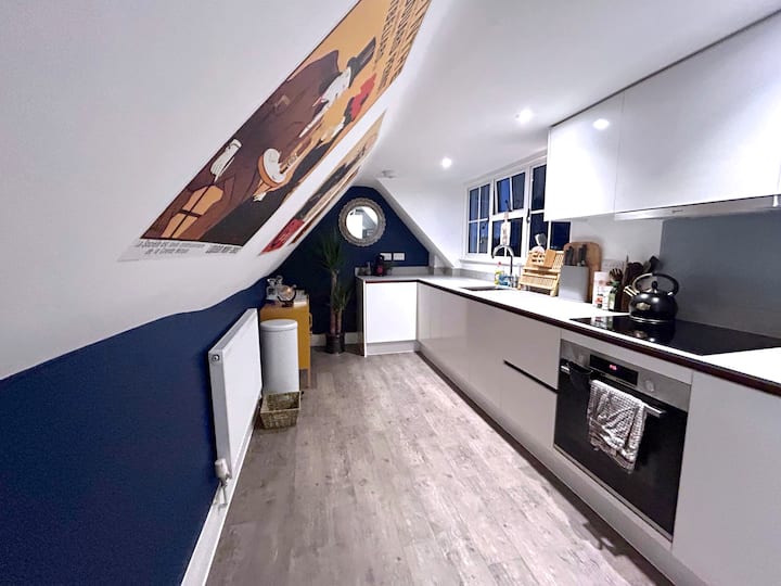 Charming Modern Flat In Central Godalming - ゴダルマイニング